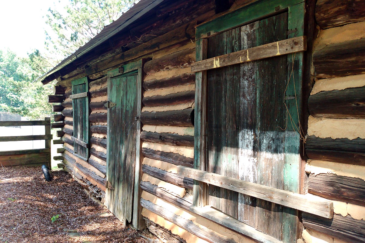 Mystery Photo: Old log building - Statehouse