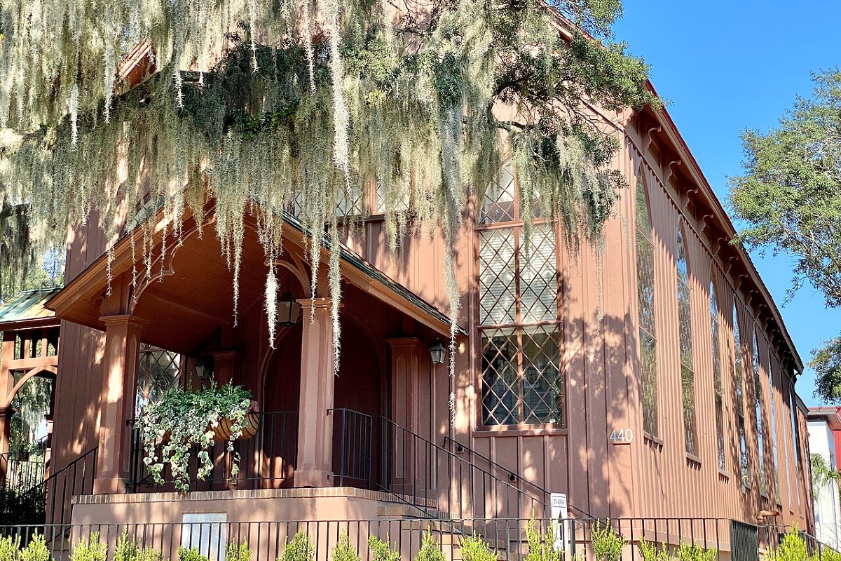 Mystery photo: Lots of Spanish moss - Statehouse