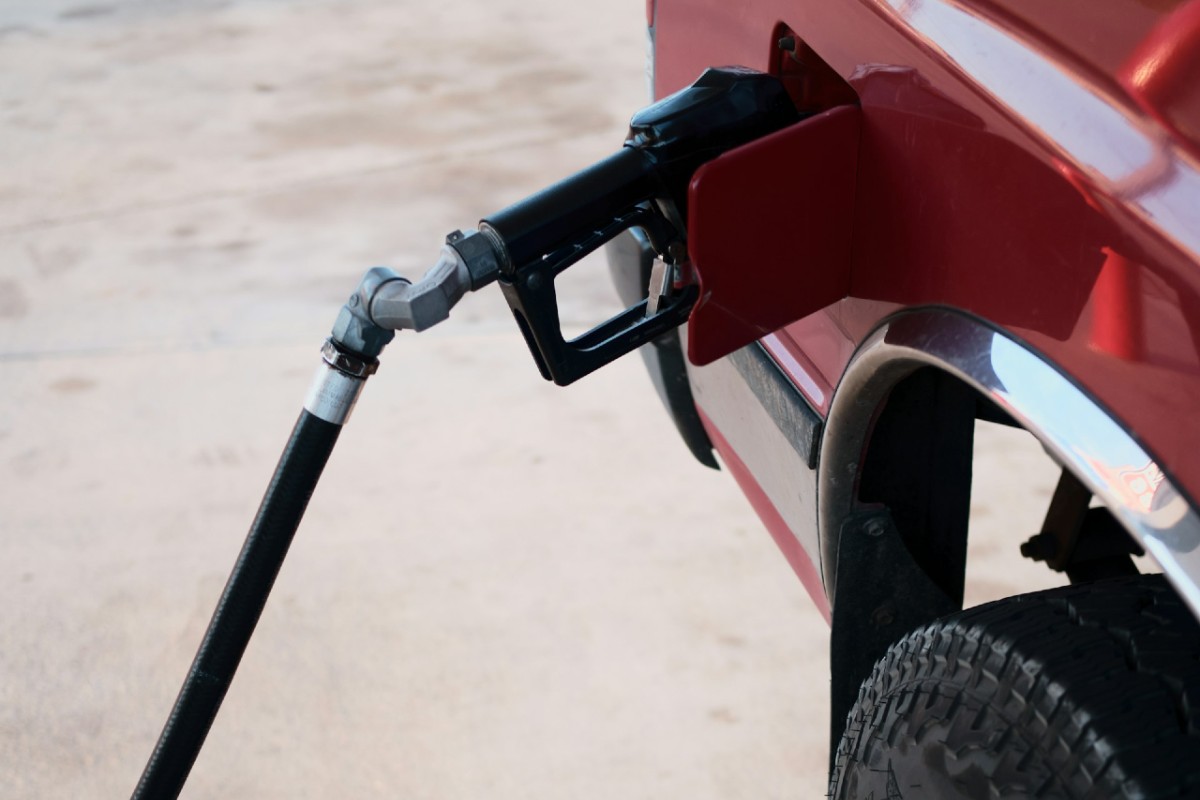 S.C.’s average gas price drops below $4 per gallon - Charleston City Paper